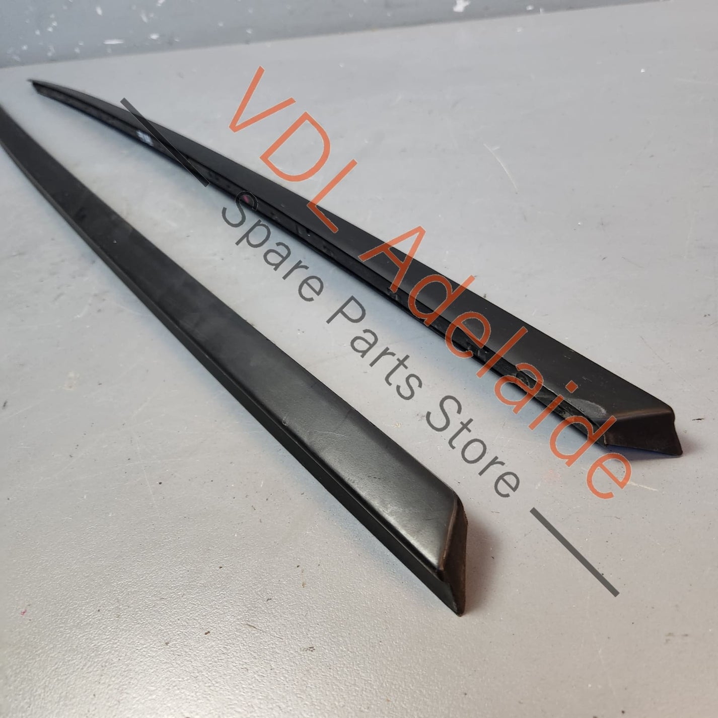 Porsche Cayenne E3 9Y Windscreen Side Deflector Trim Pair 9Y0854327B 9 ...