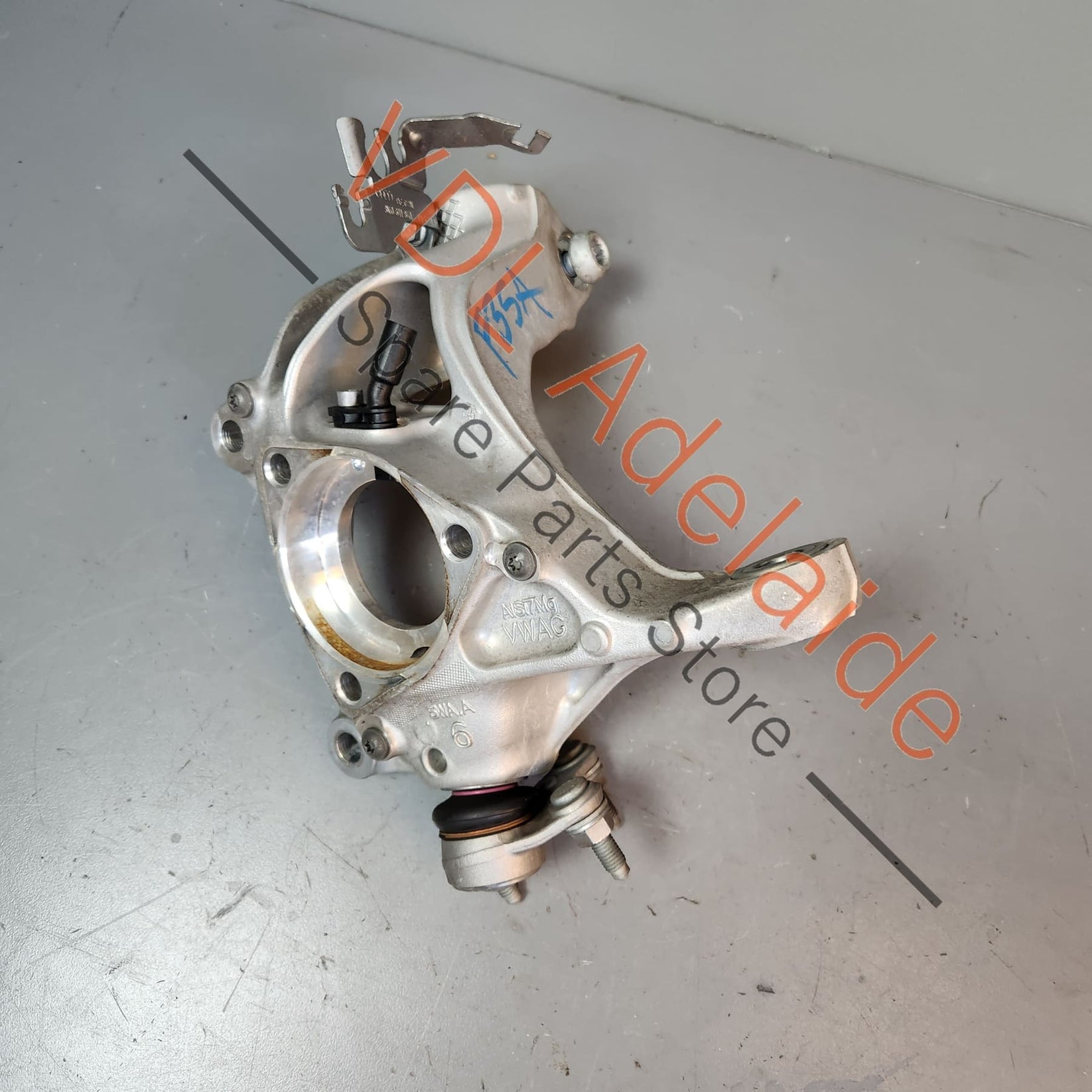 Audi RSQ3 F3 Front Left Wheel Bearing Housing Stub Knuckle 5WA407253A ...